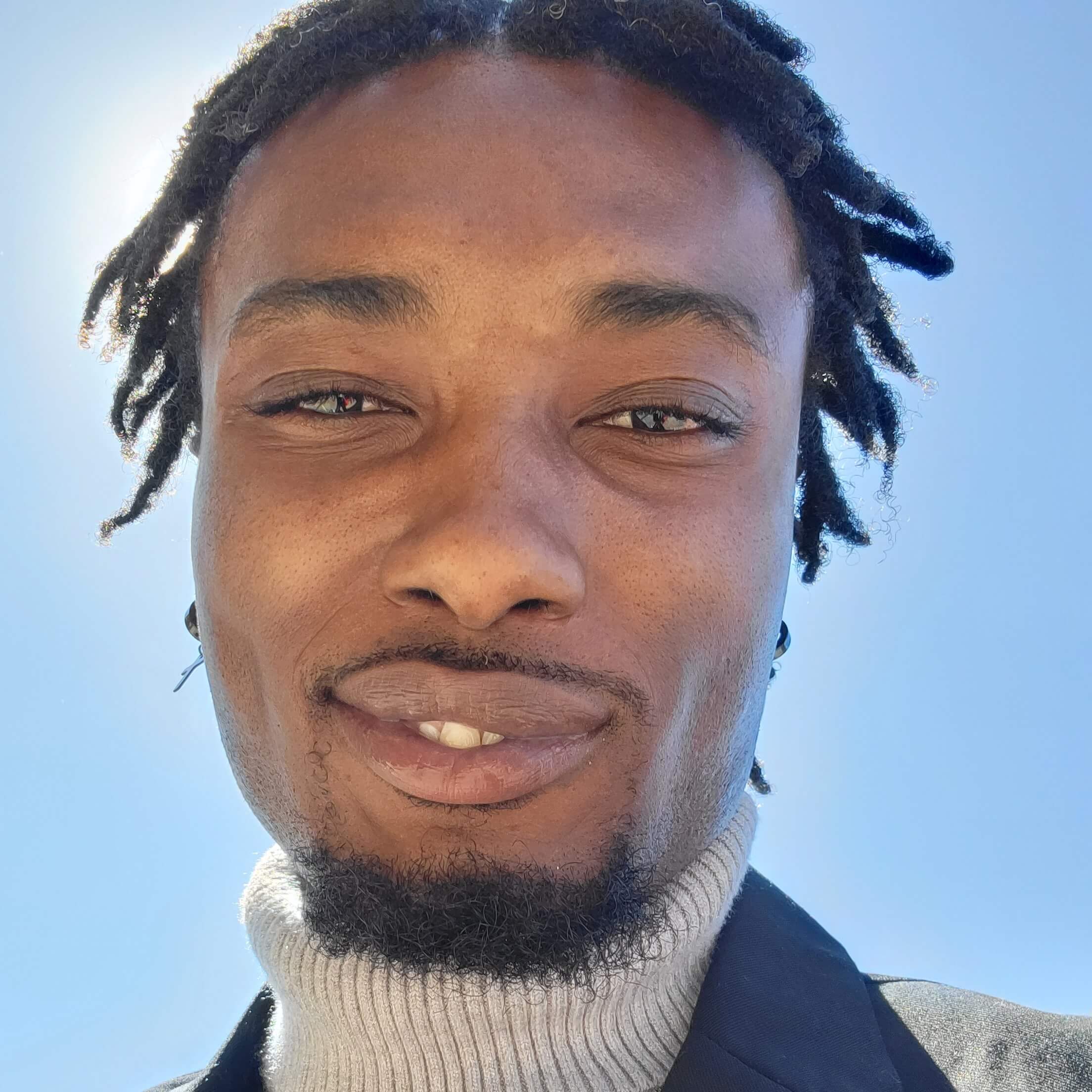 Fashion - @UNOWNMERCHLIFE (Leon parkes)